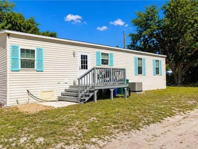 324 Valencia St, Sebastian, FL 32958