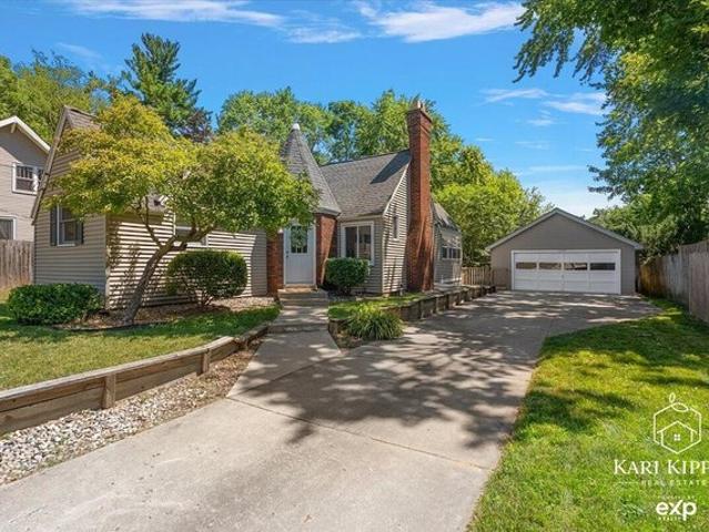 3254 Townsend Ave NE, Grand Rapids, MI 49525