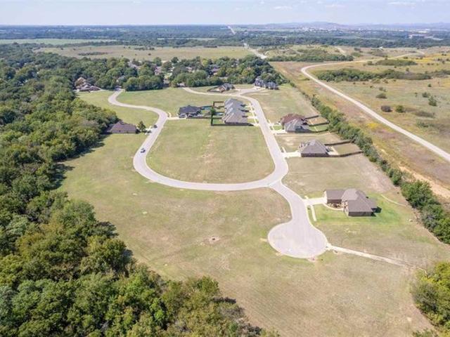 3255 NE Shelter Creek Dr, Lawton, OK 73507