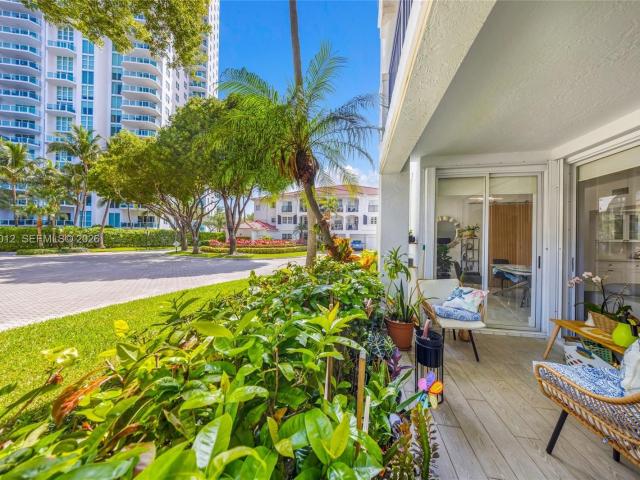 3255 NE 184th St, 12112, Aventura, FL