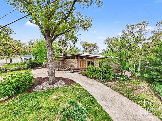 3255 Dorais Drive