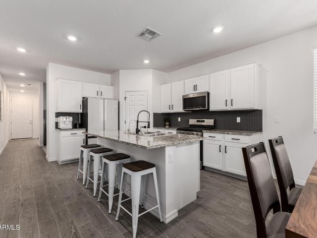 3255 e rebel lane