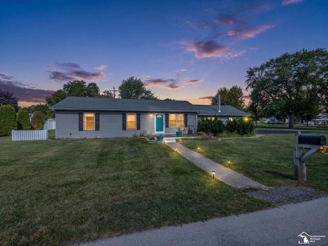 3255 Park Dr, Monroe, MI 48162