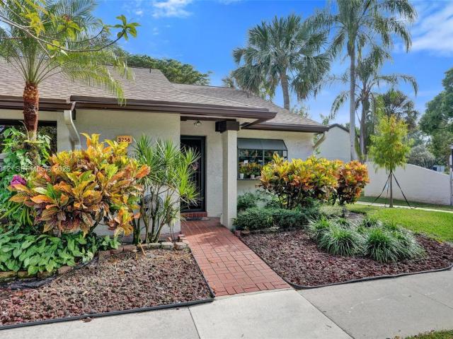 3256 Carambola Cir S, Unit 3256, Coconut Creek, FL 33066 | MLS #A11941 | Compass