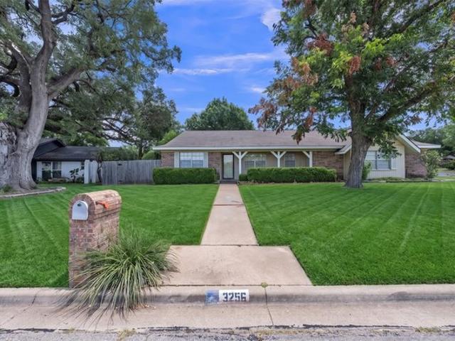 3256 Village Park Dr, Waco, TX 76708
