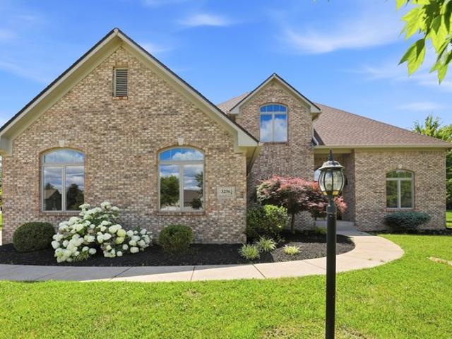 3256 Waterside Ct, Greenwood, IN 46143