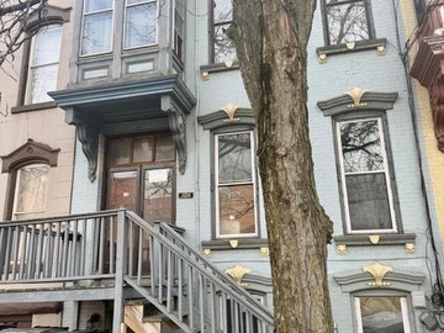 3256 6th Ave, Troy, NY 12180