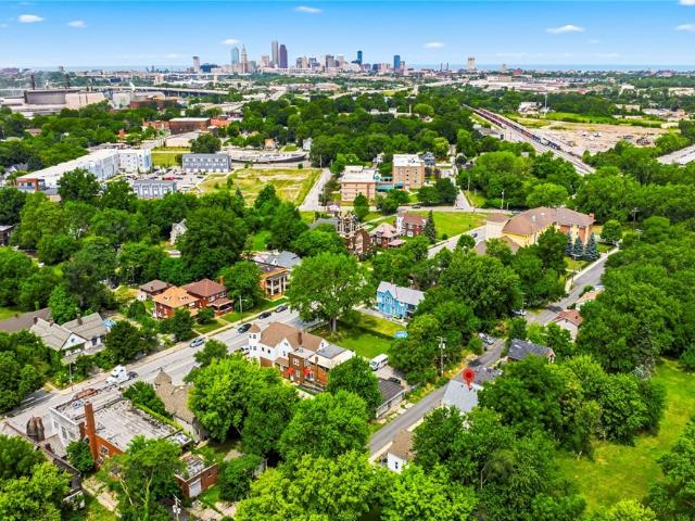 3257 E 56th Place