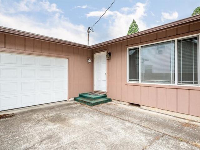 3257 Pine St, Longview, WA 98632