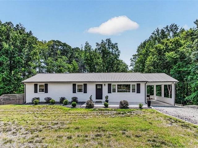 3258 Jidemi Rd, Greensboro, NC 27406