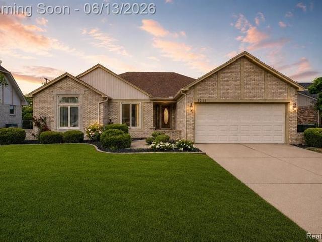 3259 Kirkton Dr, Sterling Heights, MI 48310
