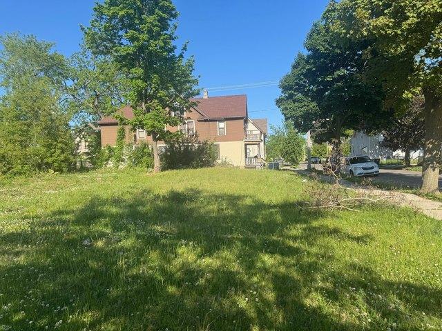 3250 N 15th St, Milwaukee, WI 53206