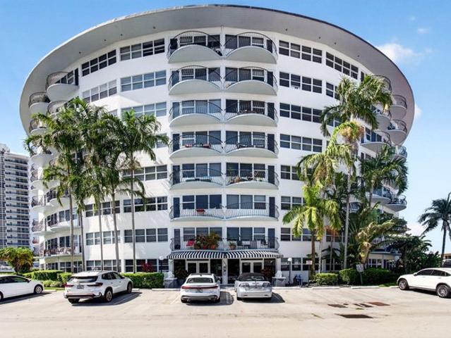 3250 NE 28th St Apt 302, Fort Lauderdale, FL 33308