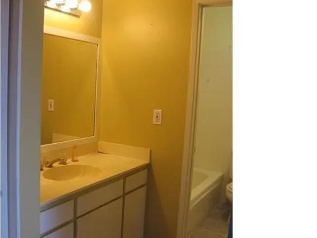 3250 Ashford # L