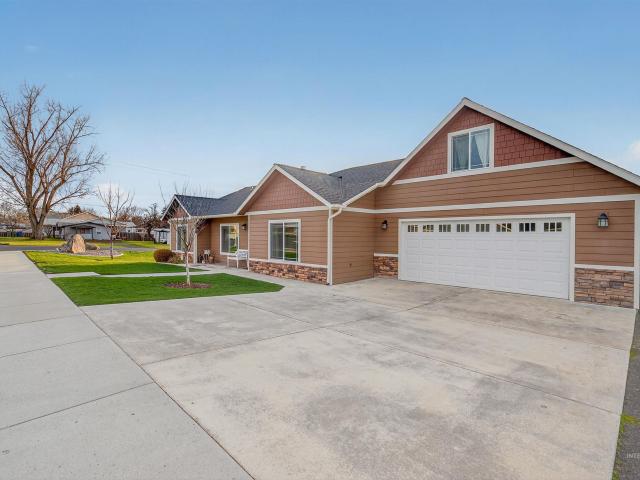 3250 Expedition Way