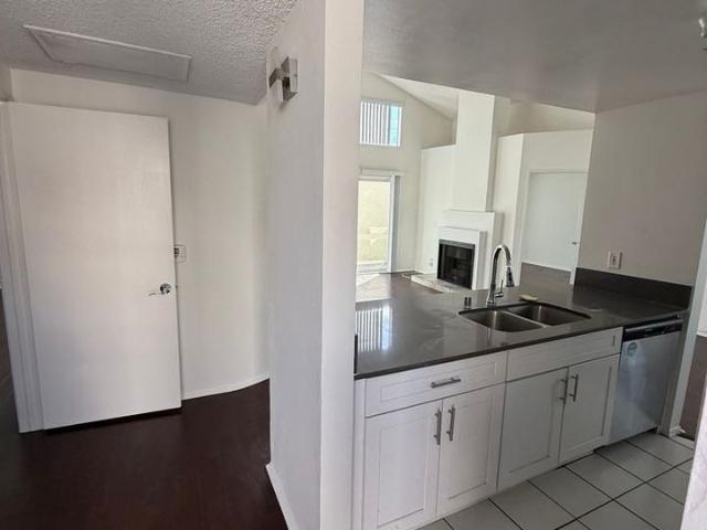 3250 Fairesta LLC 2 Bedroom Apartment for Rent at 1735 Peyton Ave, Burbank, CA 91504