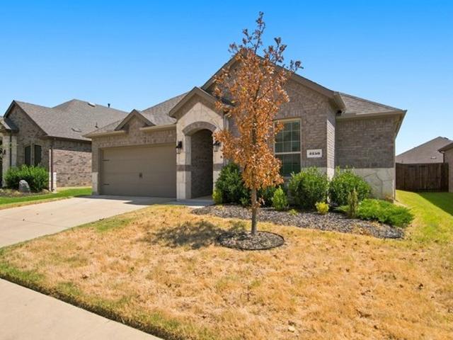 3250 Hunters Glen Dr, Aubrey, TX 76227