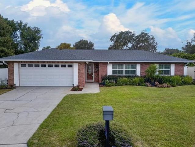 3250 Laurel Dr, Mount Dora, FL 32757