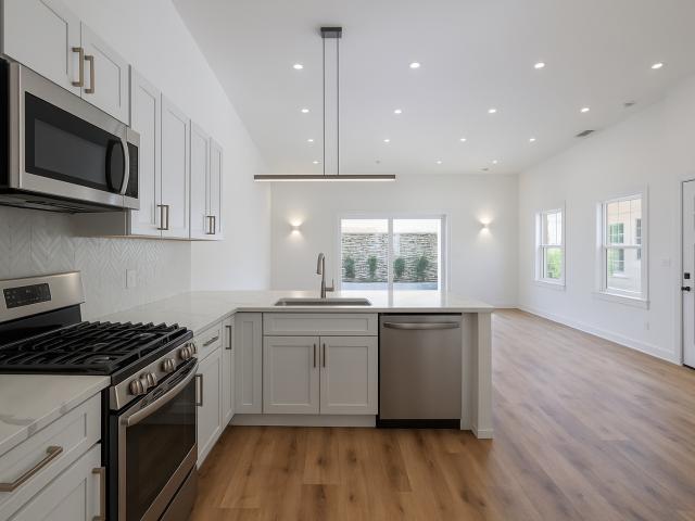 3250 Lorain