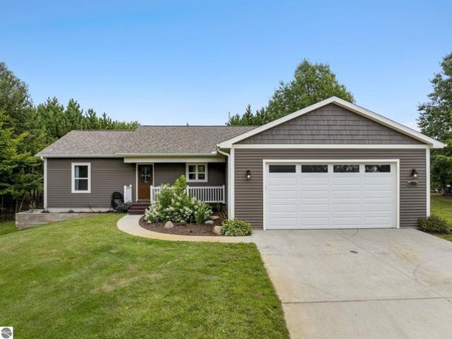 3250 Tamara Cir, Grawn, MI 49637