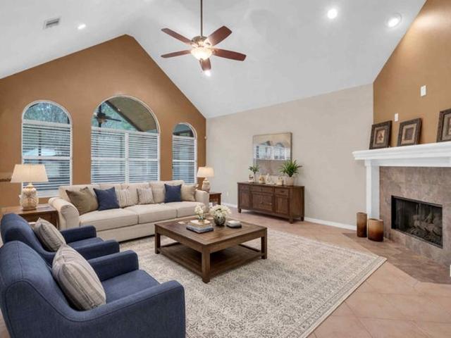 32510 Riverwood Dr, Magnolia, TX 77354