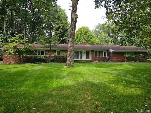 32517 HAVERFORD RD, FRANKLIN, MI 48025 Single Family Residence.