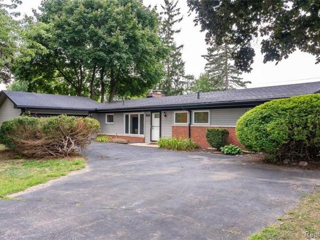 32515 Nottingham Knls, Farmington Hills, MI 48334