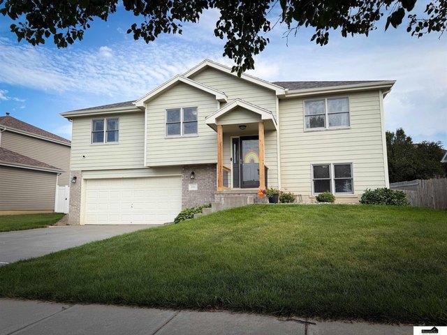 3251 Prairieview Dr, Lincoln, NE 68504