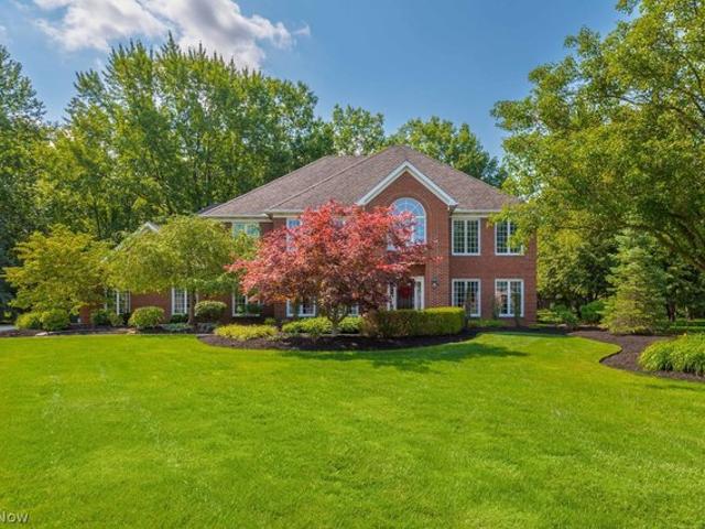 3251 Royal Oak Ct, Westlake, OH 44145