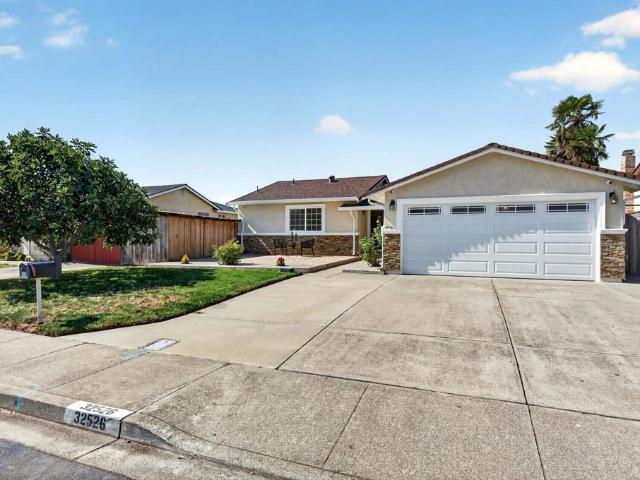 32526 Jacklynn Dr