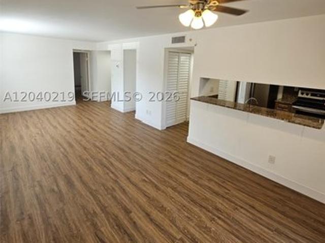 3252 Foxcroft Rd Apt 216, Miramar, FL 33025