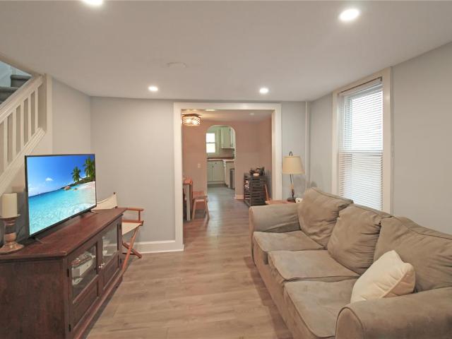 3252 Quarry Street