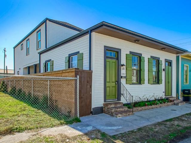 3252 Staint Thomas Street