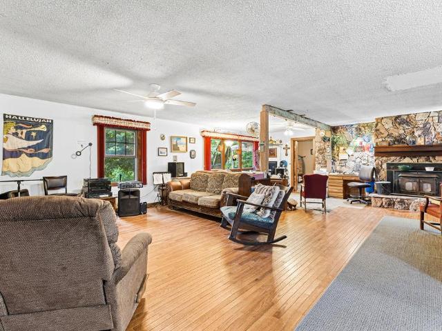 3252 SW Warnicks Road