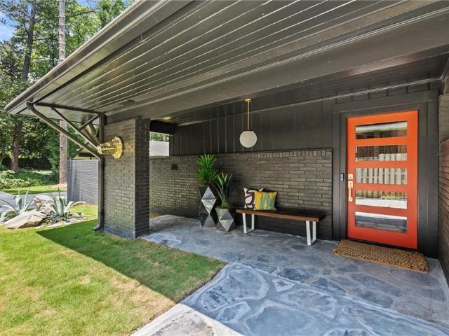 3252 W Roxboro Road NE