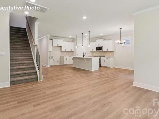 3253 Oberon Street