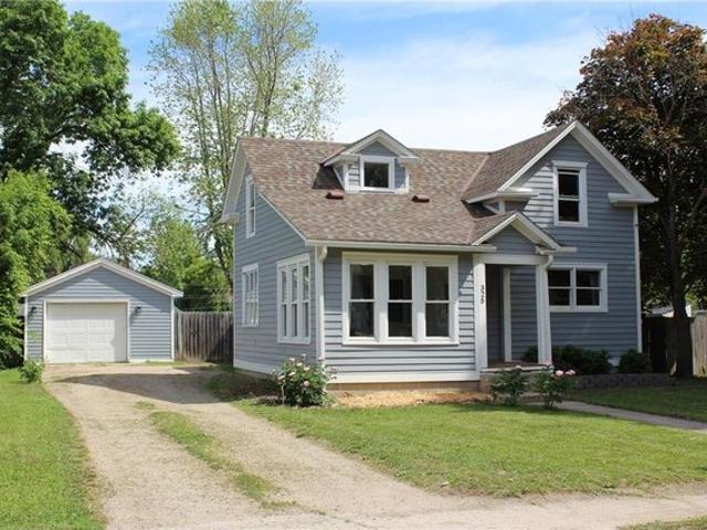 325 3rd St SE, Cokato, MN 55321