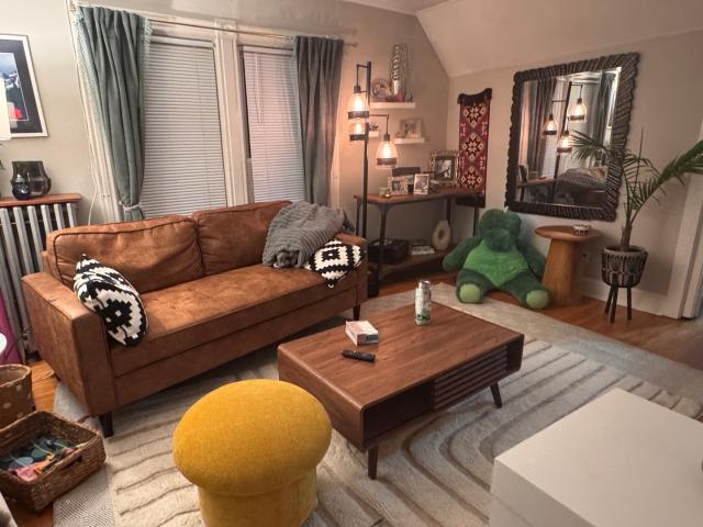 325 3rd St, Unit 2, Libertyville, IL 60048 | MLS #12572 | Compass