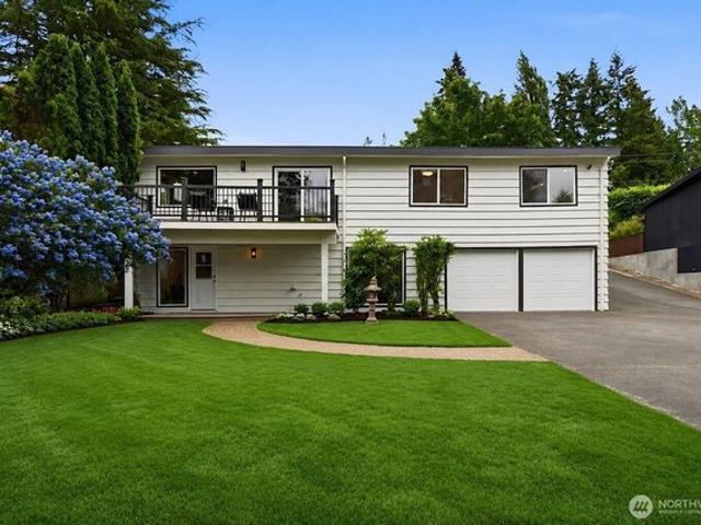 325 105th Ave SE, Bellevue, WA 98004