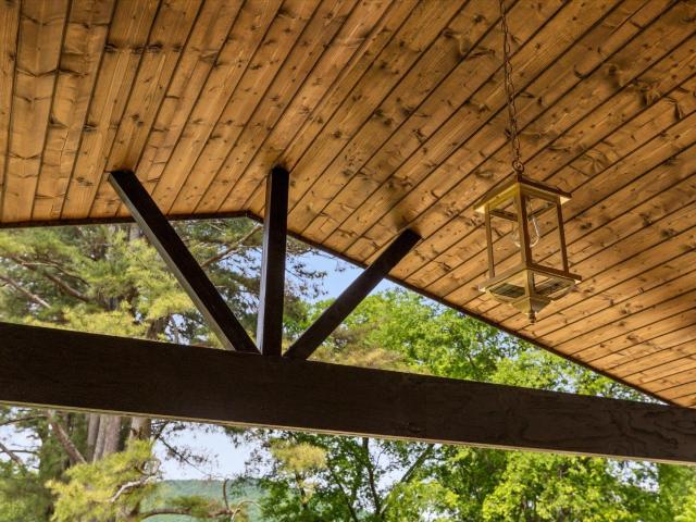 325 10th Street W