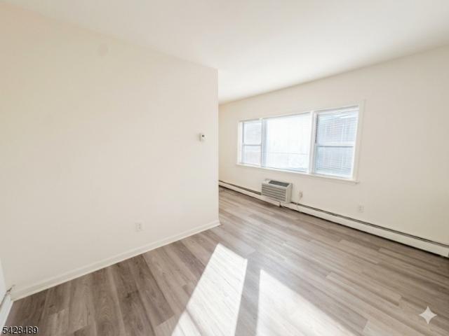 325 1St St # 6