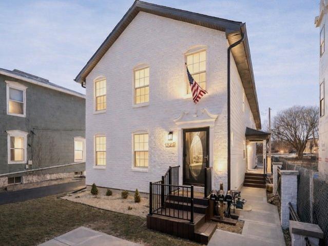 325 327 N Loomis St, Naperville, IL 60540