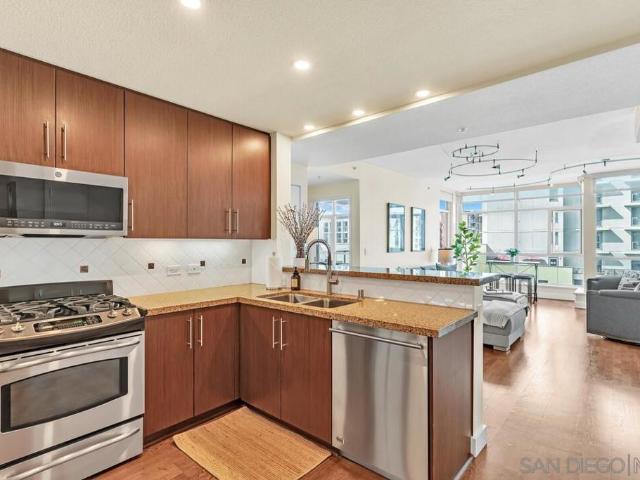 325 7th Ave 705
