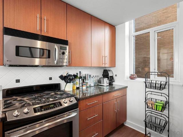 325 7Th Ave 211