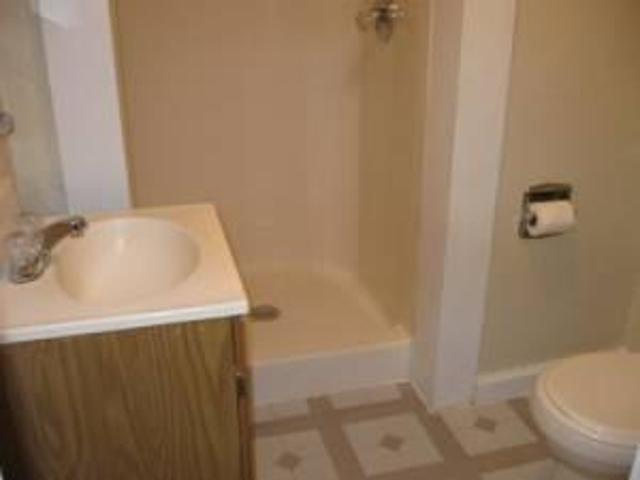 $325 622 ½ E 29TH ST APT A *HUD ACCEPTED* ANDERSON