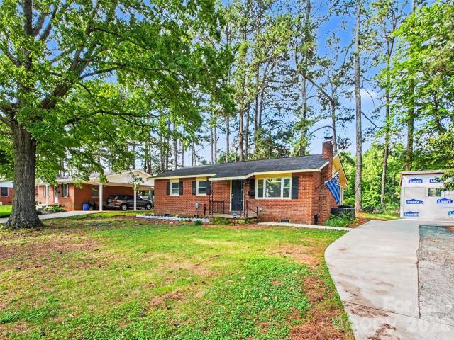 325 Amber Court SW