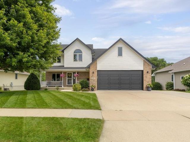325 Alvarado Ave, Cedar Falls, IA 50613