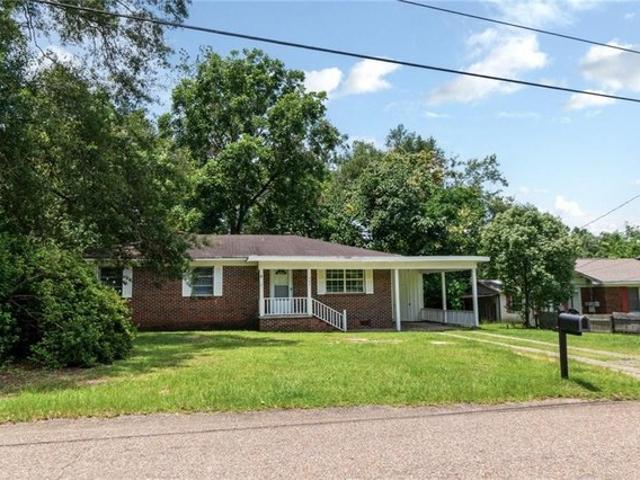 325 Alpine St, Chickasaw, AL 36611