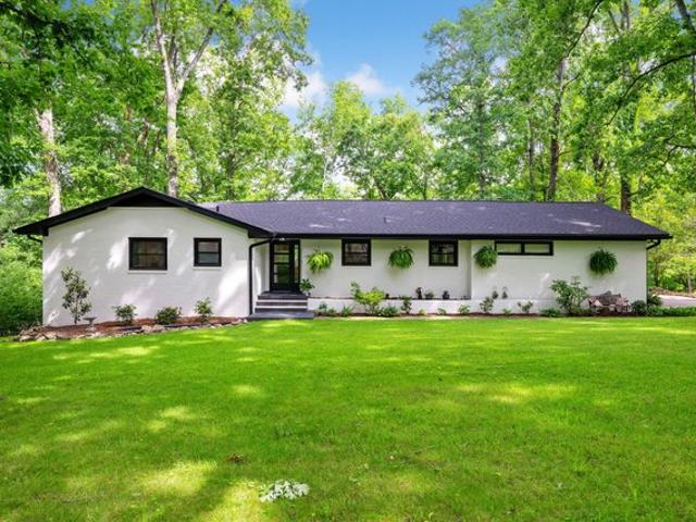 325 Arrow Dr, Signal Mountain, TN 37377