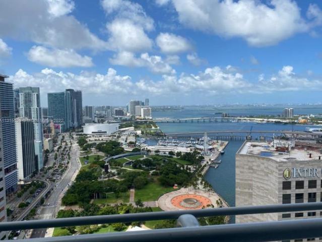 325 Biscayne Blvd S #Uph 4524, Miami, FL 33131